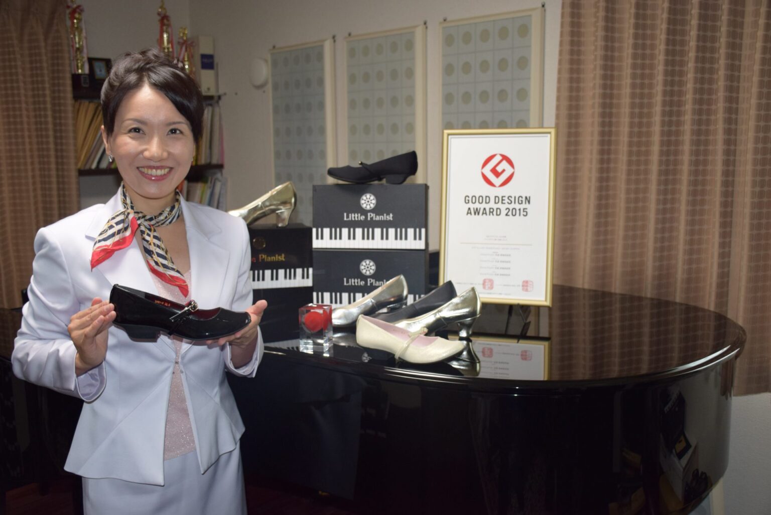 Little Pianist Piano Shoes -The World's First "Piano Shoes" for Playing ...